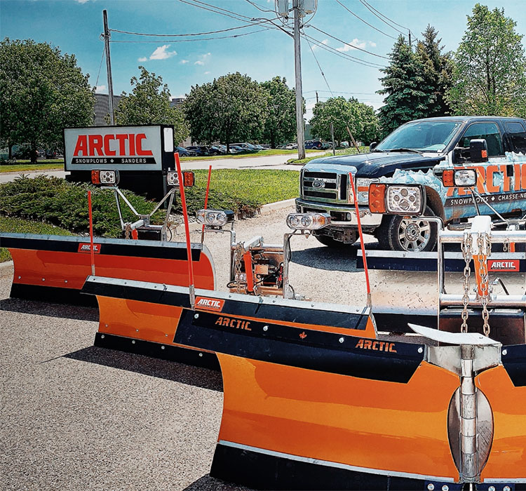 Home | Arctic Snowplows | Chasse-neige Arctic